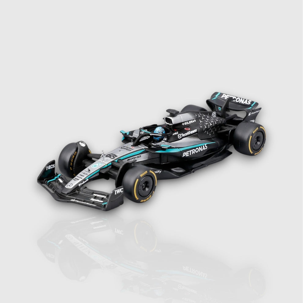 Bburago George Russell Mercedes AMG F1 W16 with Acrylic Box 1:43 ...